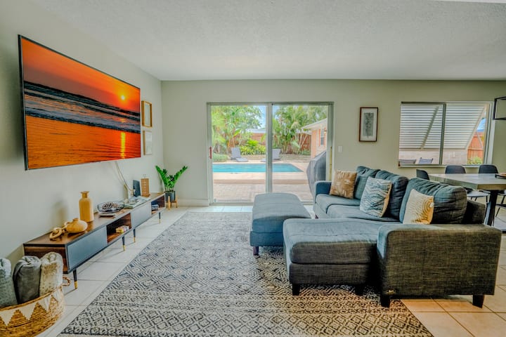 3br/2ba Home & 2 Beds/1ba Pool House Private Yard - Cocoa, FL