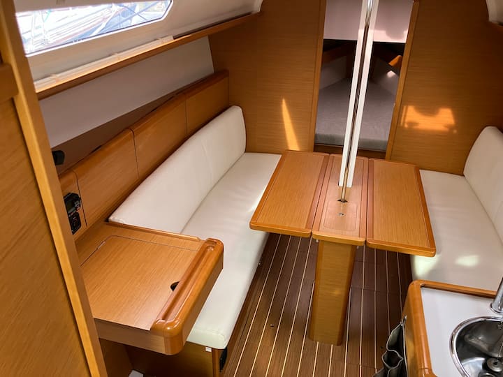 Nuit Insolite Dans Un Voilier Au Port Saint Quay P - Binic