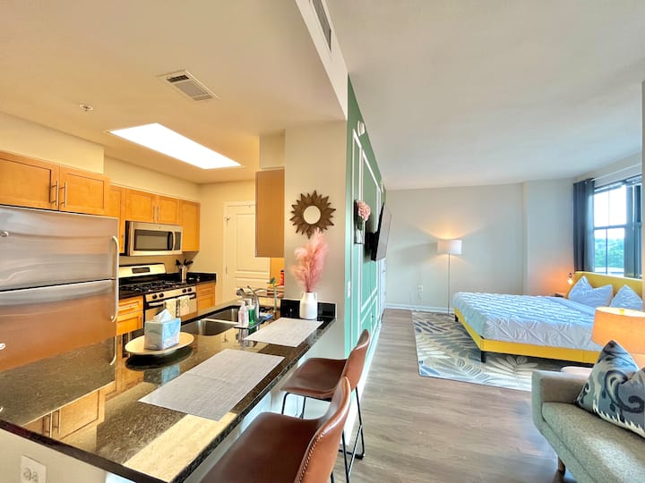 Cute Studio•king Bed•garage•near Wholefds/dc/metro - 알링턴