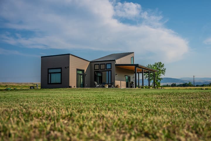 3 Mile Cabin - Fort Smith, MT