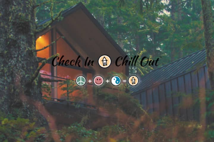 Signature Ocean Front Cabin - Vancouver Island