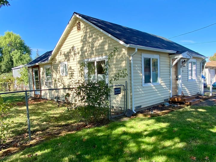 Affordable Travel, Stay & Explore! - Pet Friendly! - Salem, OR