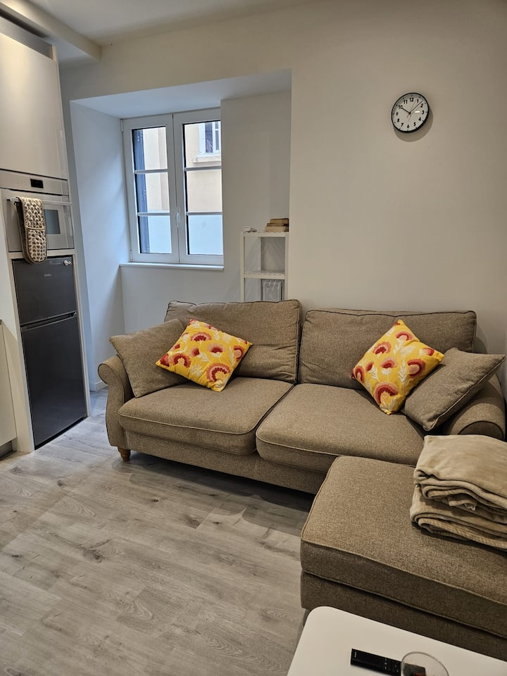 Refurbished Ground Floor Central Retreat - Gibraltar