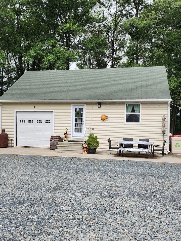 M&m Guest House - Trap Pond State Park, Laurel