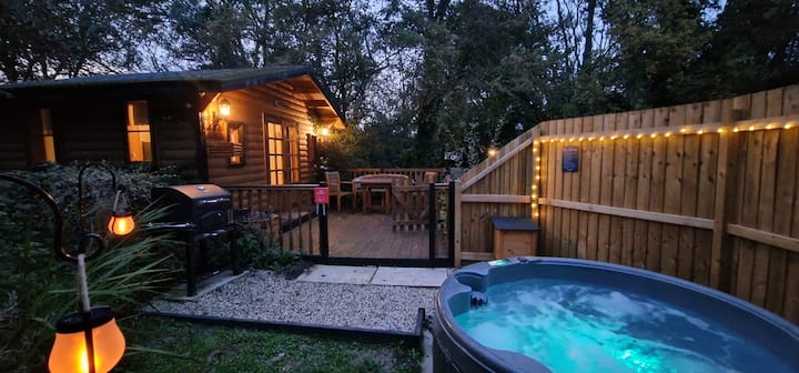 Bears Cabin Cambridge -Hot Tub Under The Stars - Newmarket