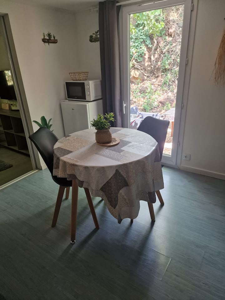 Chambre Chez Habitants Avec Petit Déjeuner Inclus - Fréjus