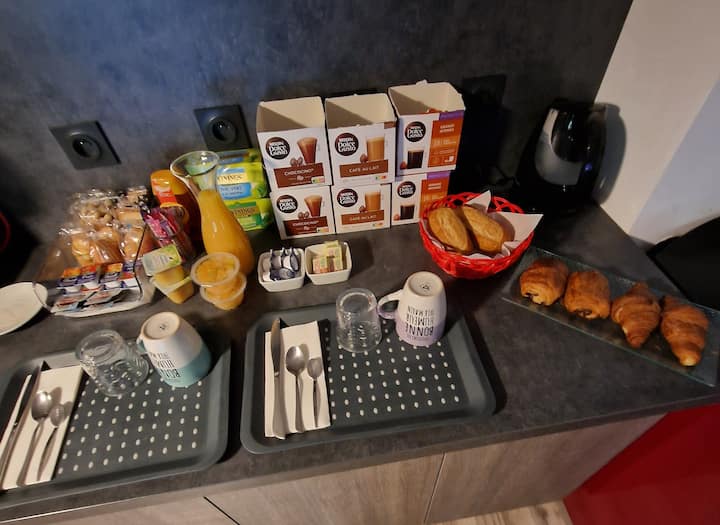 Chambre Chez Habitants Avec Petit Déjeuner Inclus - Fréjus