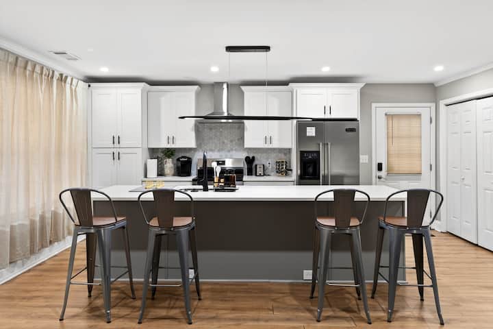 Modern & Comfy Near M'benz And State Farm Arena! - Atlanta, GA