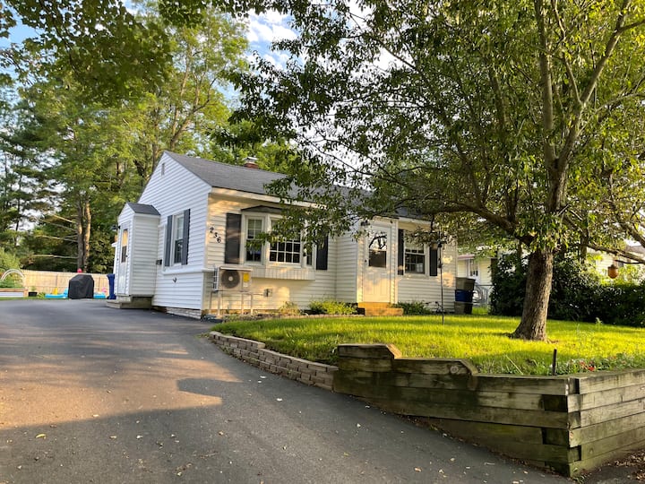 Cozy Home Available At A Discounted Rate! - Westbrook, ME