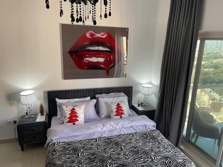 Skyline View. Studio. Parking Incl Dubai Sportcity - Dubai
