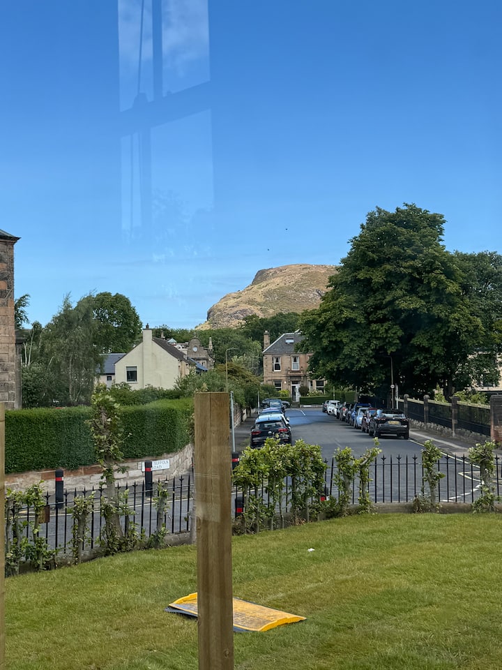Large Flat In Edinburgh 4/2 With Mountain View - Edinburgh