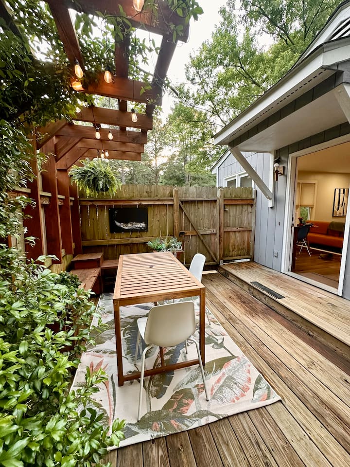 Pet Friendly, Quiet Greenway Home In Central Cary - Apex, NC