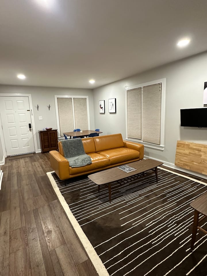 Pet Friendly, Quiet Greenway Home In Central Cary - Cary