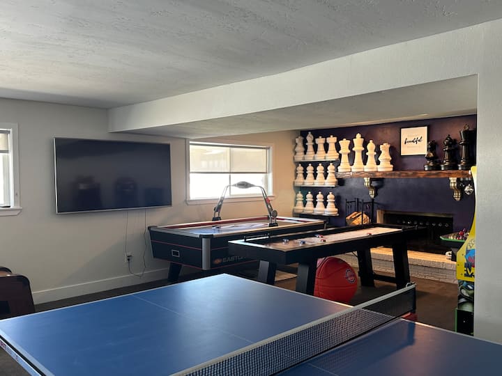 Denver Glitter & Games Getaway - Aurora, CO