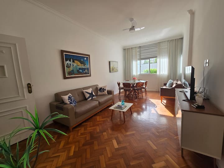 Apartamento 3/4 Espaçoso No Porto Barra - Barra, Brasil