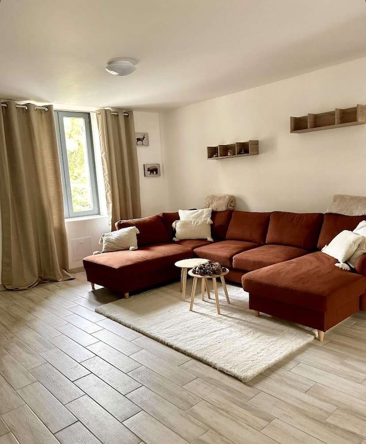 Maison « Les 4 Saisons » Jacuzzi + Videoprojecteur - Ambérieu-en-Bugey