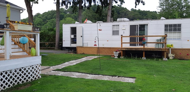 Trailer Close To Home - Ontario