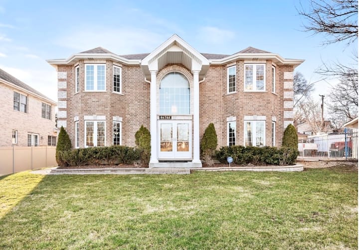 Xl Getaway For Extended Family - Downers Grove, IL