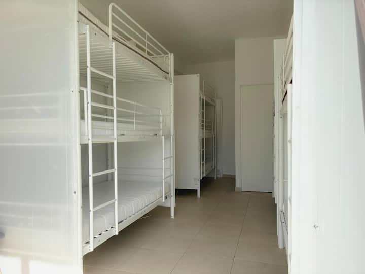 Quarto Compartilhado Com Beliches - Albufeira
