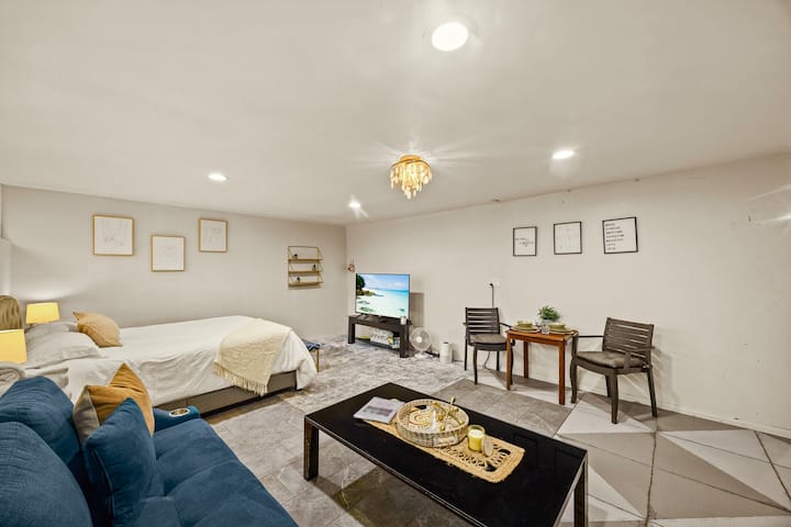 Entire Private Studio Nr Dtla | Wi-fi Free Parking - Montebello, CA