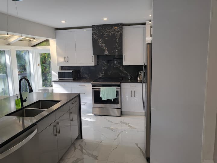 Specious And Beautiful House - Pickering