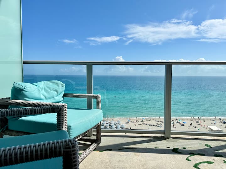 Ocean Front @ Lyfe Resort & Residences  1b/1b - ハリウッド, FL