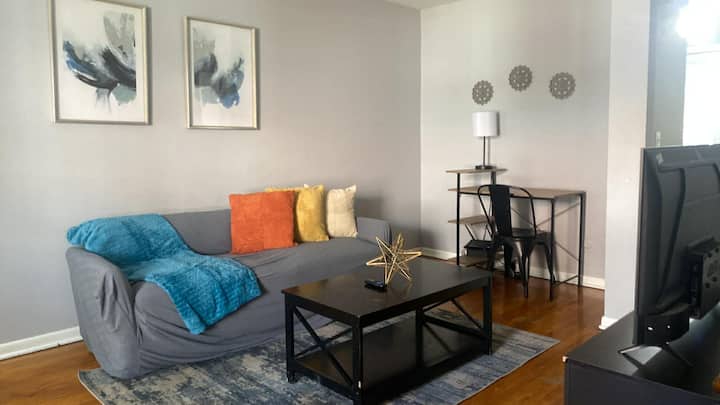 2-story 2/1 Apt Under A Mile To 161 & 71! - Polaris