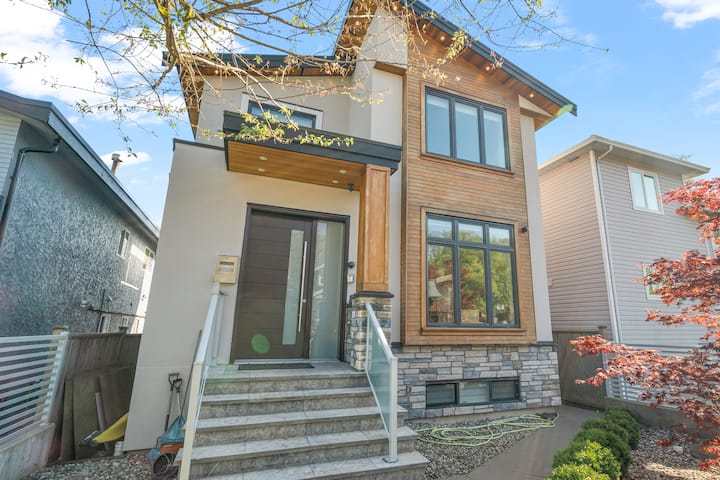 Living In Style - Double Bed - Vancouver