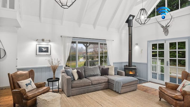 Dove Cottage - Cosy Storybook Cottage With Spa - Bundanoon