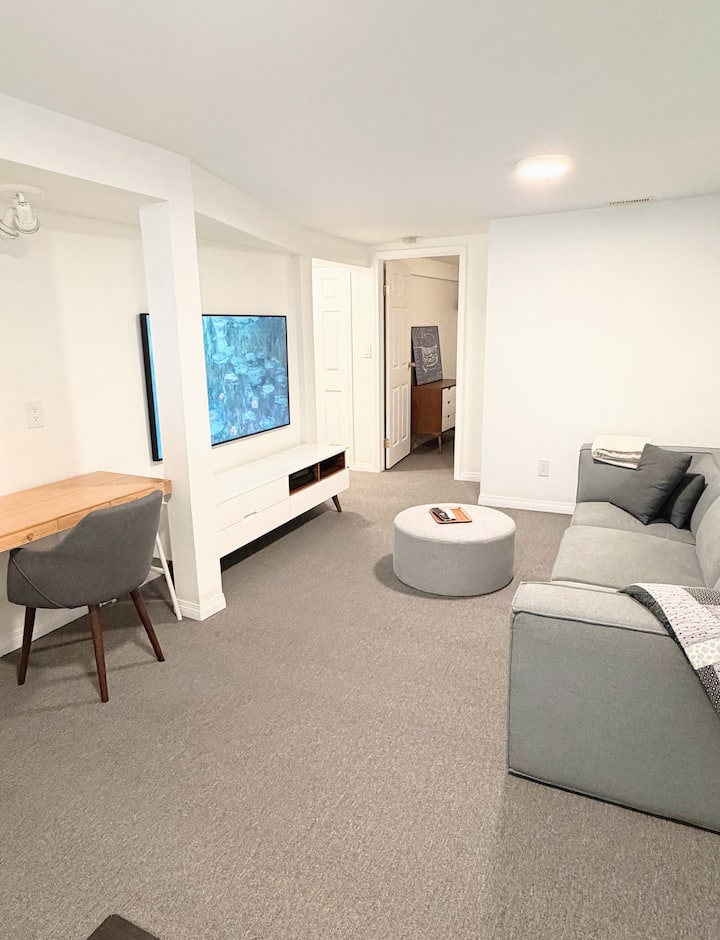 1br Suite W/ac. By Pacific Coliseum, Fifa Fan Fest - North Vancouver