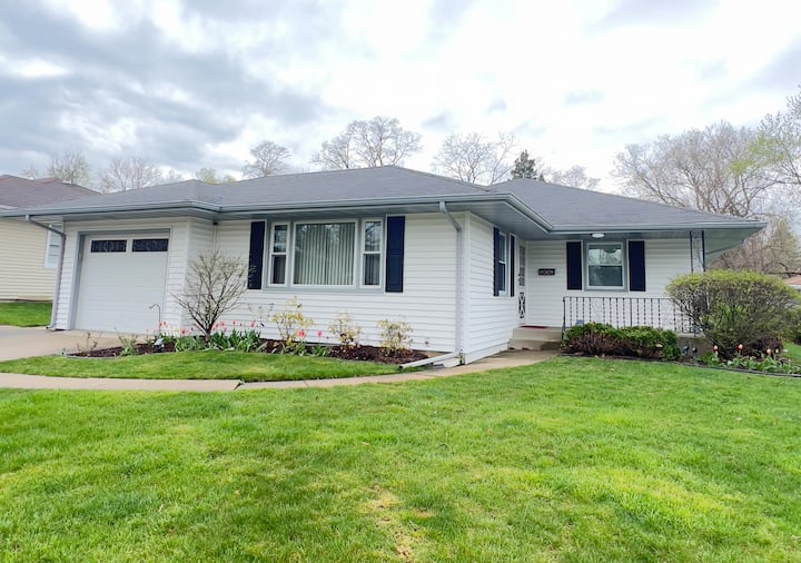 Cozy Gem In The City 2 - Rockford, IL