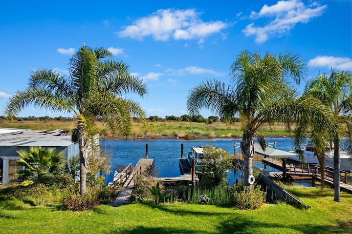 Delta Bungalow - Brentwood, CA