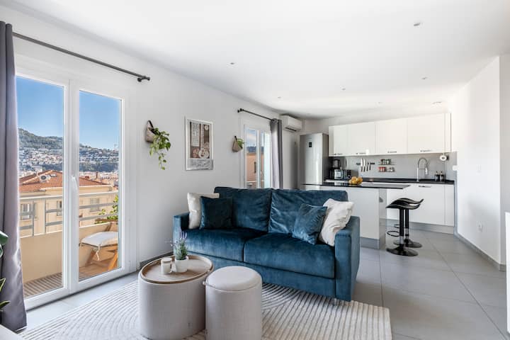Apartment With A View - Nice