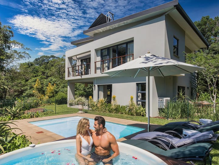 Crystal Blue Luxury Villa, Eden Rock Luxury Estate - Pennington