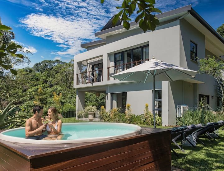 Crystal Blue Luxury Villa, Eden Rock Luxury Estate - Pennington