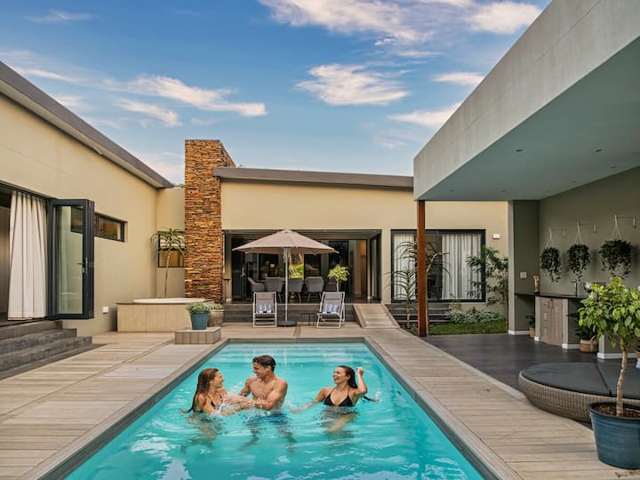 Villa Rainbow, Luxury Villa, Eden Rock Estate. - Pennington