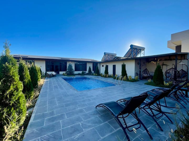 Mughni Family House - Armenia