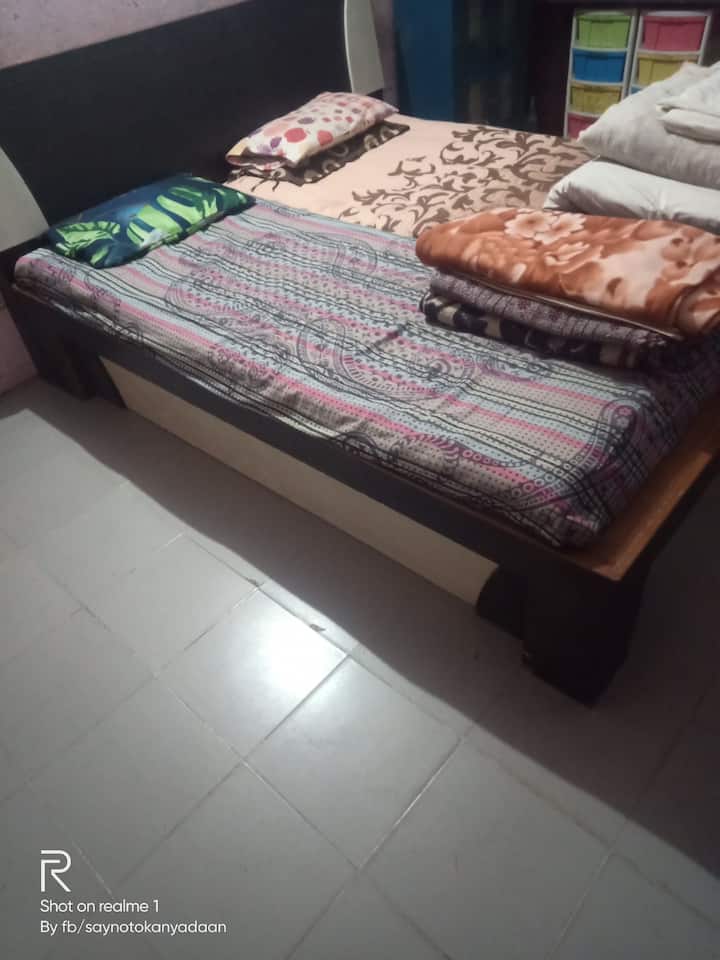 1 Big Room Flat, Corner Kitchen - Ahmedabad