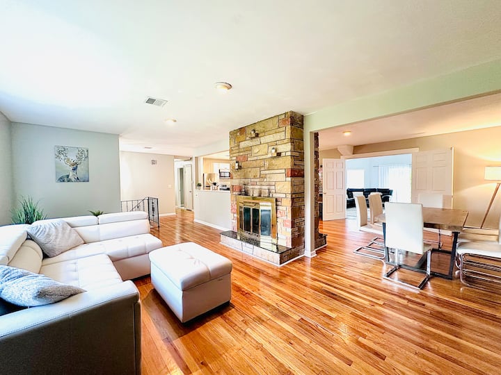 Vacation Home With Large Yard And Hot Tub - Connecticut