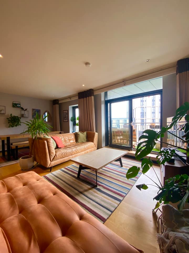 Central Edinburgh Castle View - Edinburgh