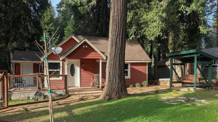 The Little Red House - Pollock Pines, CA