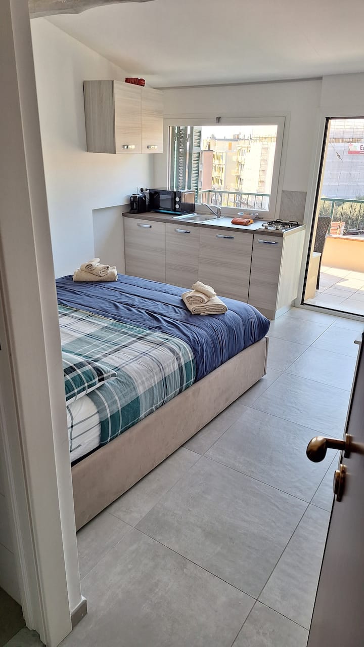 Leo-2 Appartamento Centro\mare - Finale Ligure