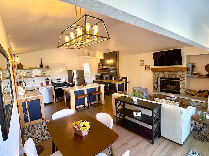 Crestline Hideaway - Crestline, CA