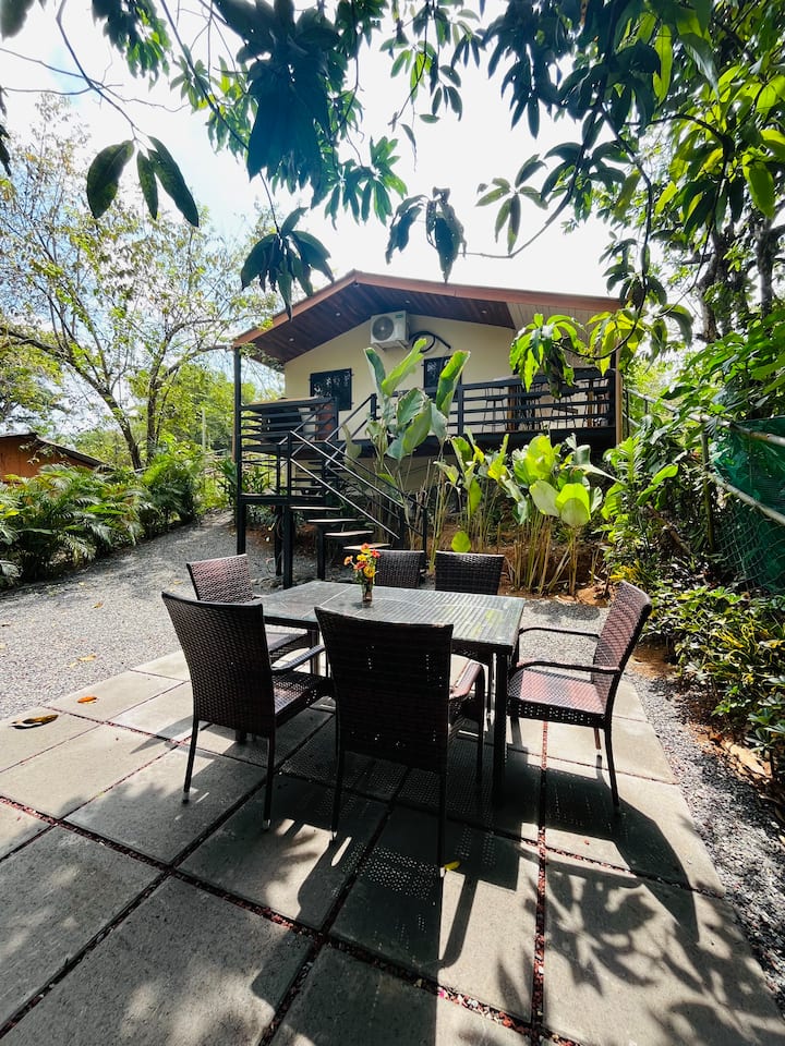 Casa Cariad *Cottage Near Surf Lessons And More* - Costa Rica