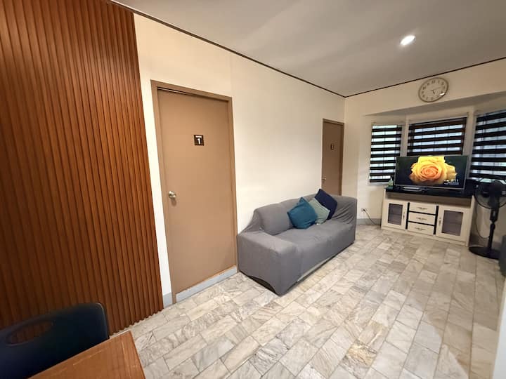 Nap & Go Cozy 2br, 4-7 Guests +Parking, Near To Sm - Lucena