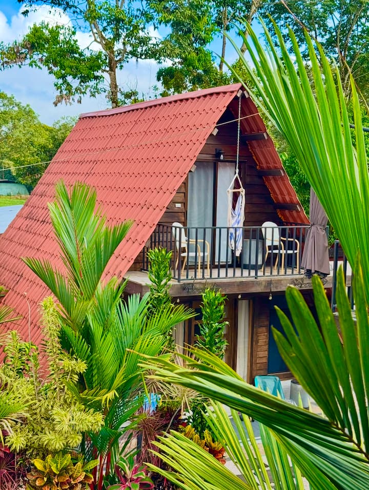 Jacen Chalets: Tropical Oasis With Volcano View - La Fortuna