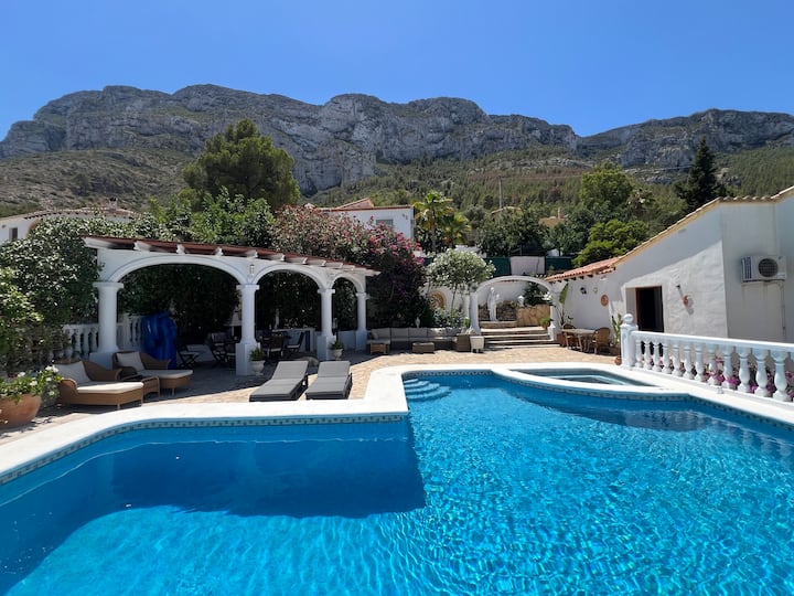 Beautiful House W/ Mountain And Sea Views - Dénia