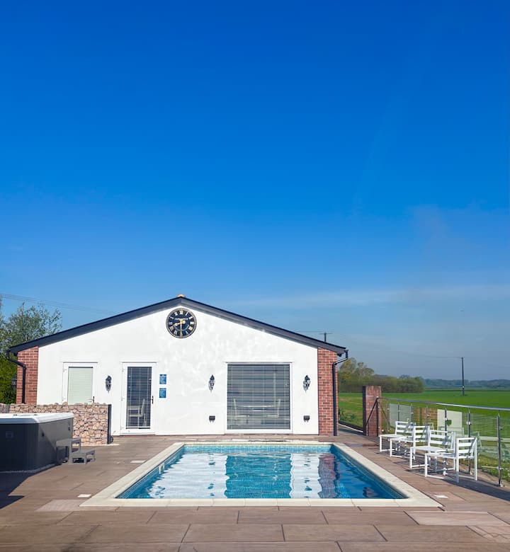 Boutique Detached Annex With Pool & Hottub - Essex