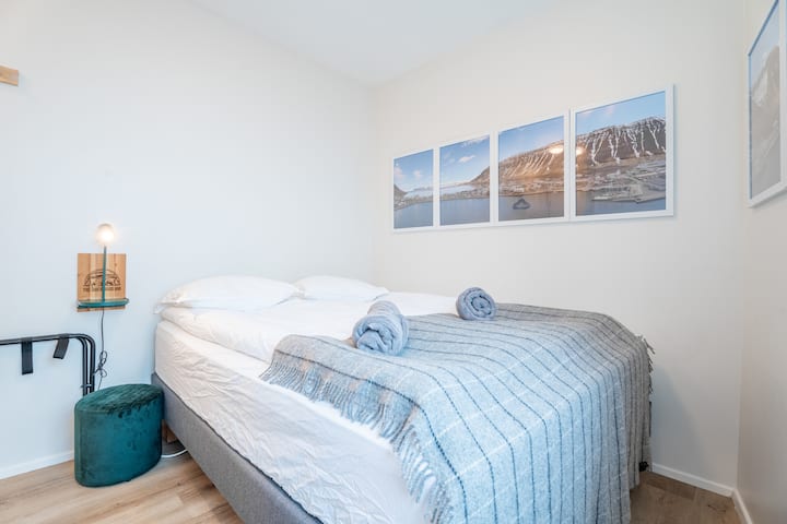 Double, Private Wc & Breakfast @The ÍSafjörður Inn - Greenland