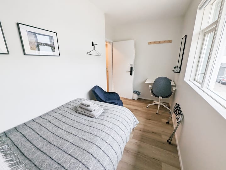 Single Room • Breakfast @The ÍSafjörður Inn - Islande